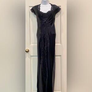 Soma | Intimates & Sleepwear | Soma Gorgeous Black Satin And Lace Robe ...